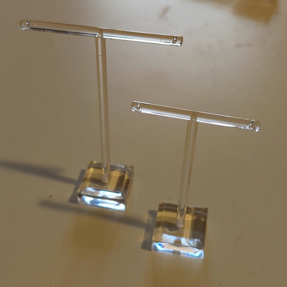 Jewelry | 2piece Set Of Clear Acrylic Earring Display Stands | Poshmark